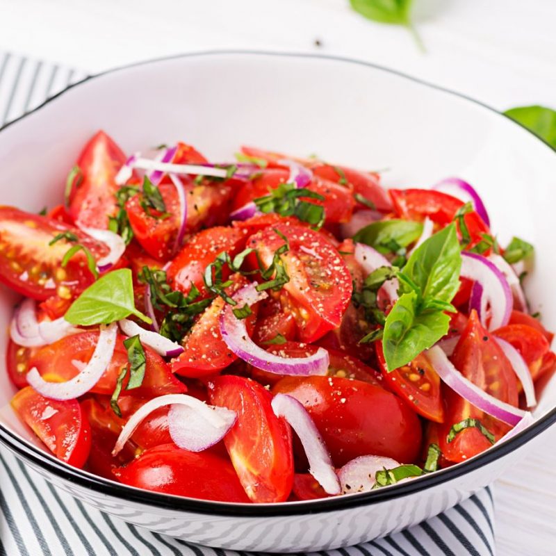 Ensalada facil de tomate y cebolla - Recetas Judias